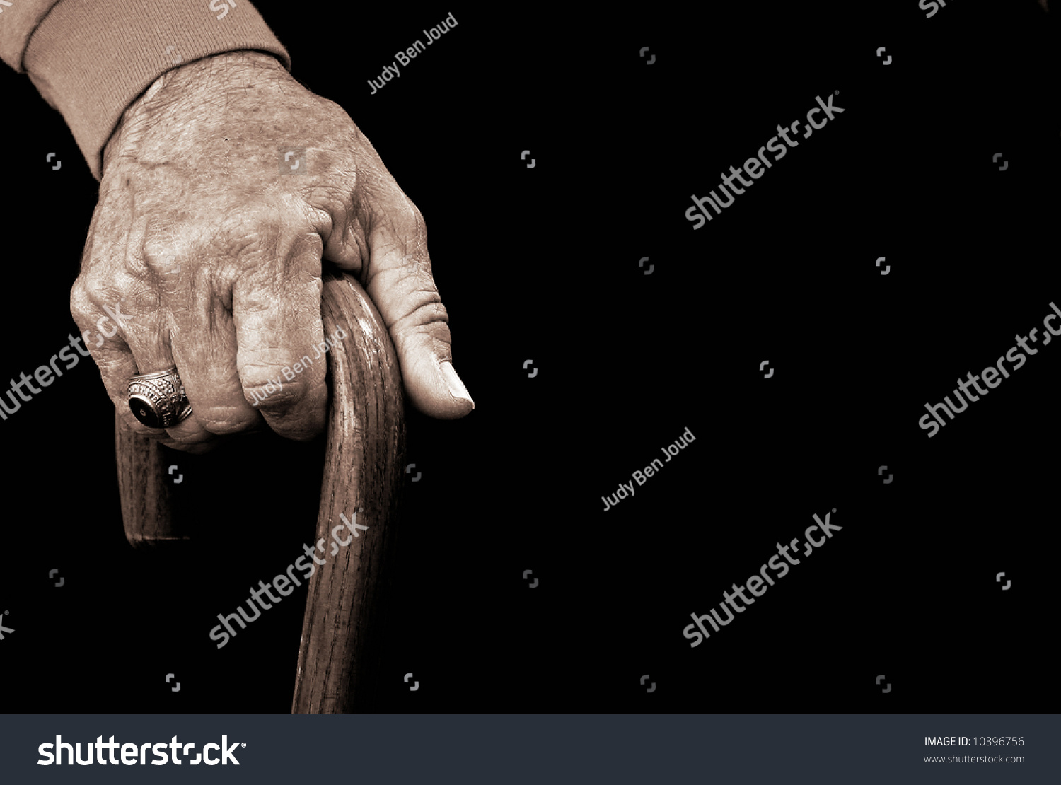 old man's hand with a walking cane_站酷海洛_正版图片_视频_字体_音乐素材交易平台_站酷旗下品牌