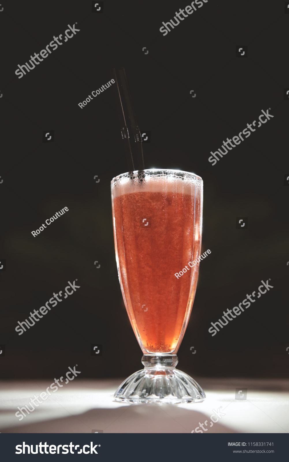 Organic Strawberry Gin Soda Cocktail_站酷海洛_正版图片_视频_字体_音乐素材交易平台_站酷旗下品牌