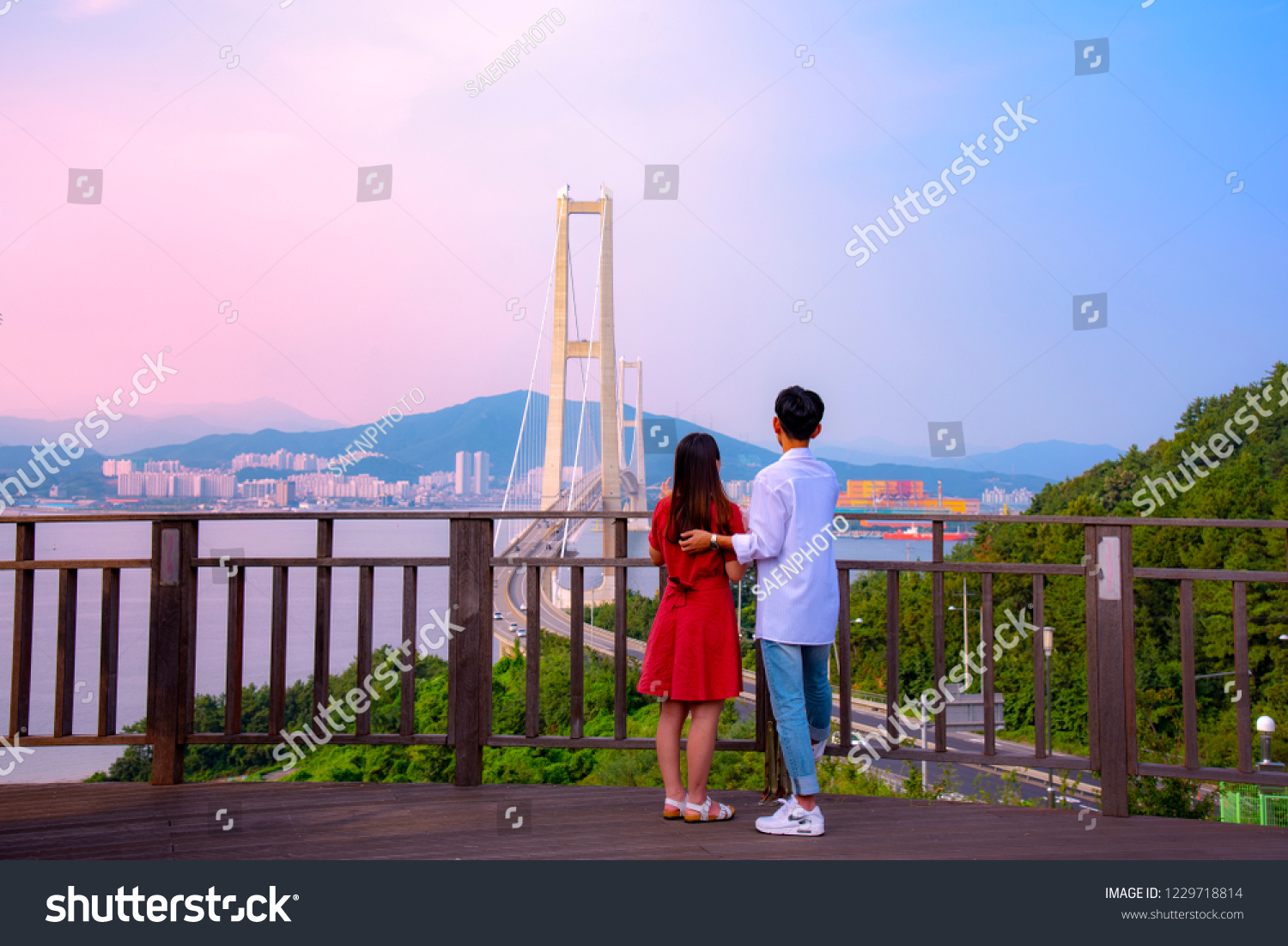 Yi Sun-sin Bridge in South Korea._站酷海洛_正版图片_视频_字体_音乐素材交易平台_站酷旗下品牌