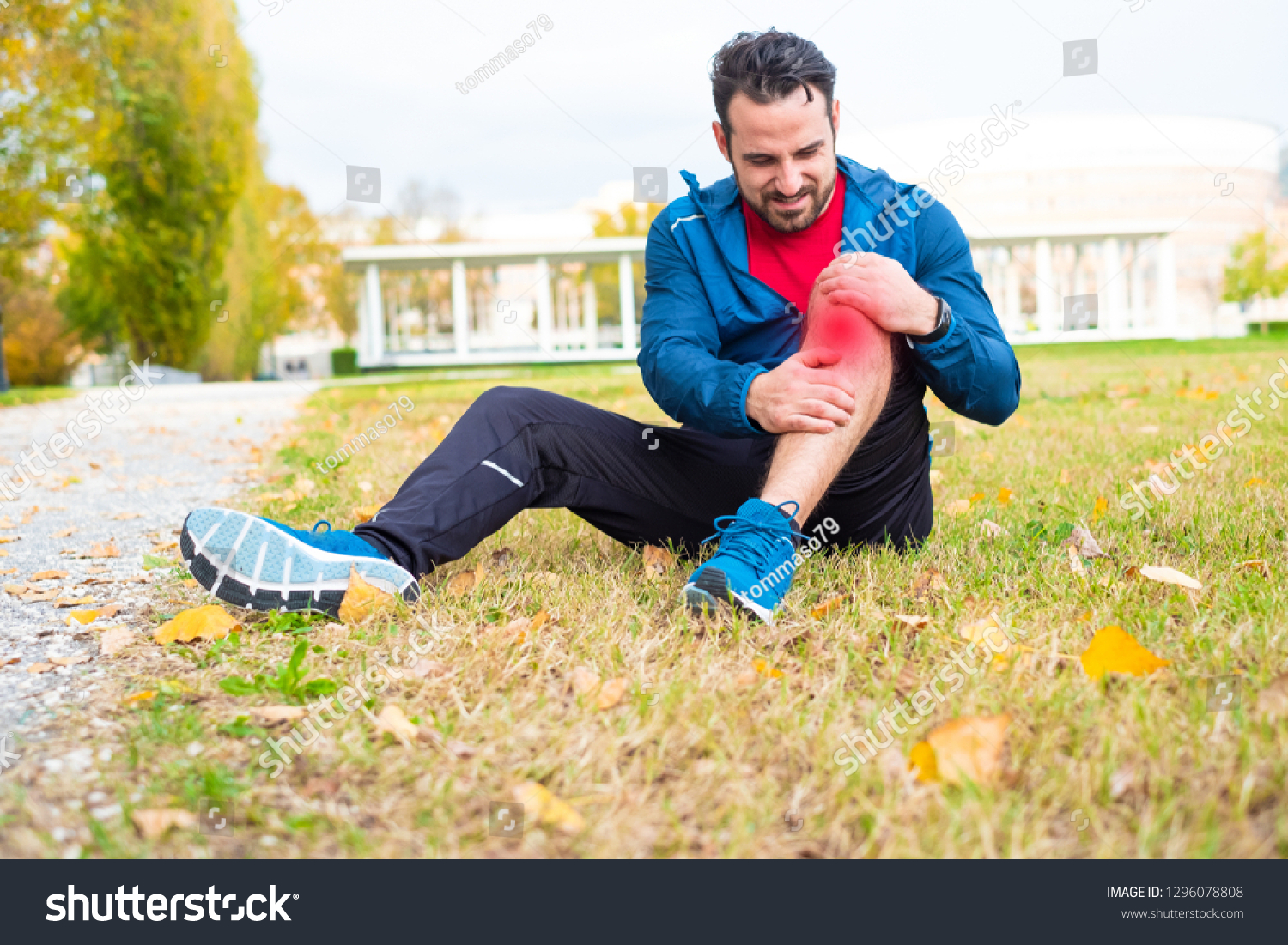 Sportsman suffering for leg pain during training session_站酷海洛_正版图片_视频 ...