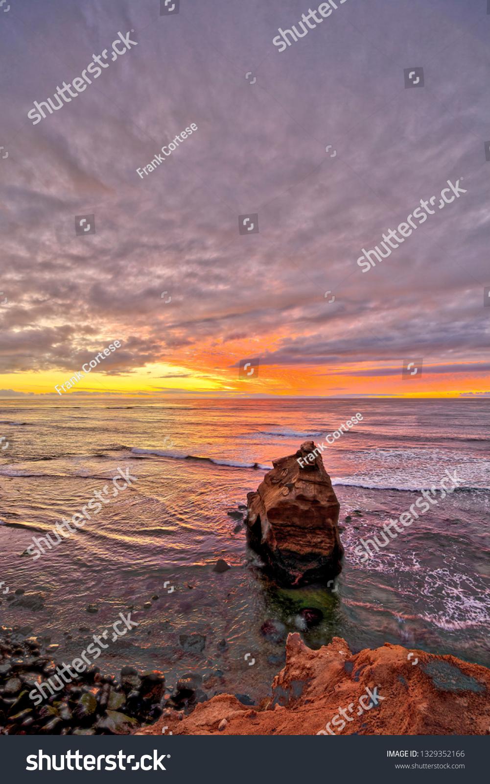 Sunset Cliffs Rock at Sunset - San Diego CA_站酷海洛_正版图片_视频_字体_音乐素材交易平台_站酷旗下品牌