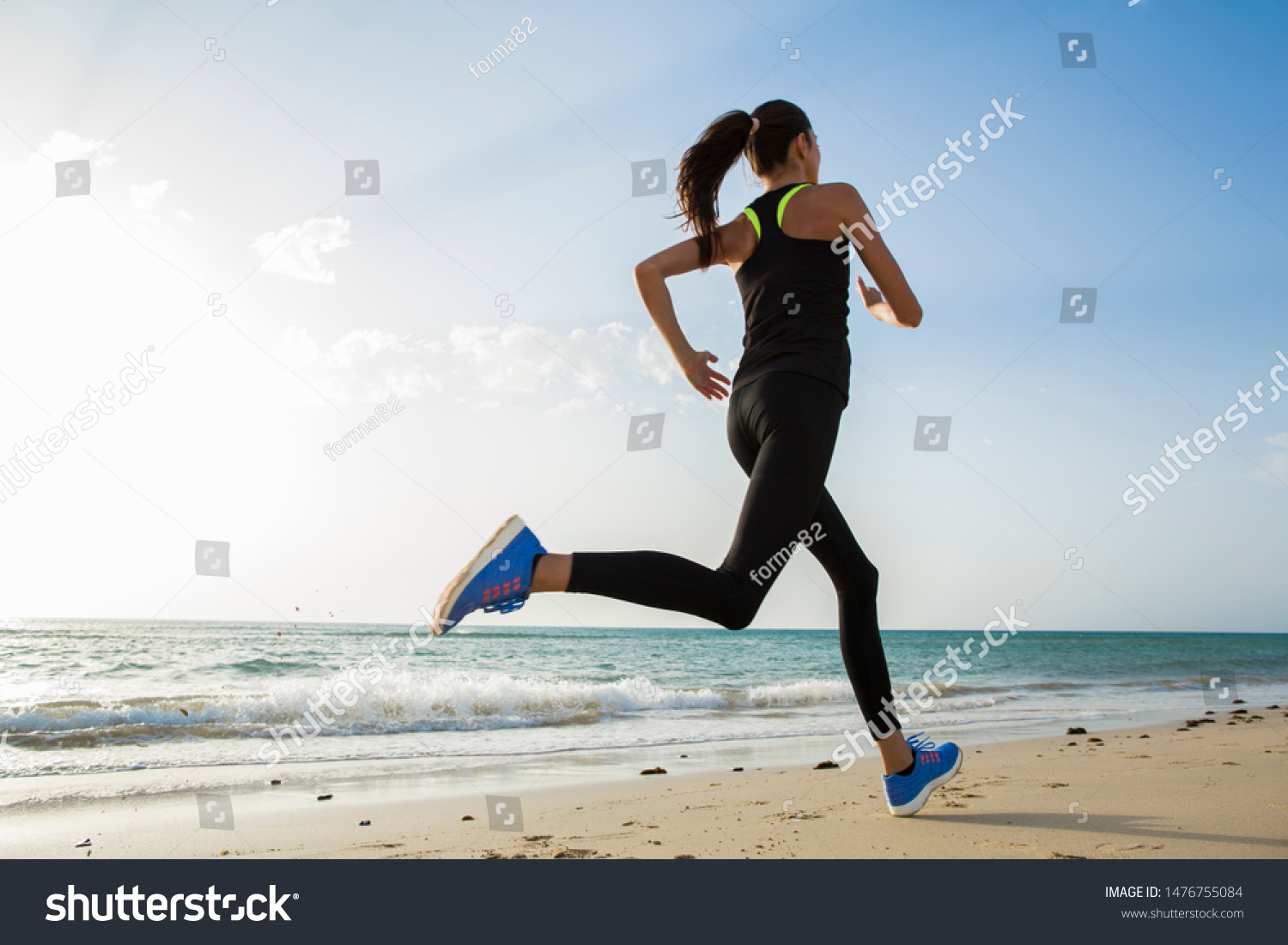 Sport is healthy! Train whenever you can._站酷海洛_正版图片_视频_字体_音乐素材交易平台_站酷旗下品牌