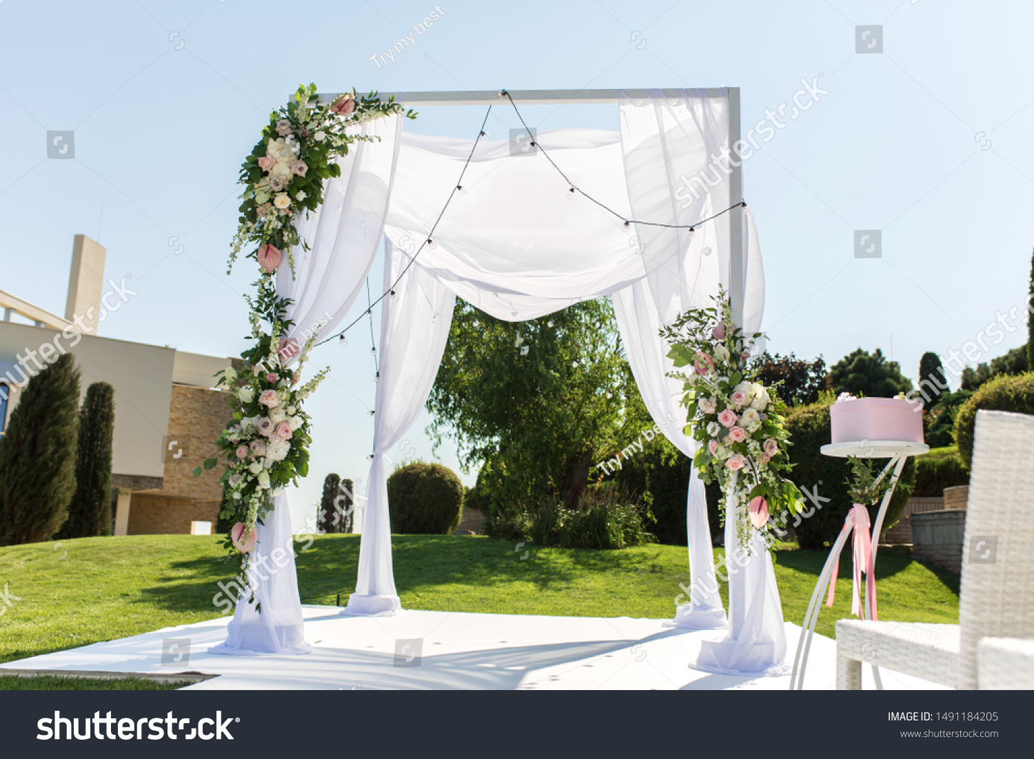 Beautiful outgoing wedding set up. Jewish Hupa on romantic wedding ...
