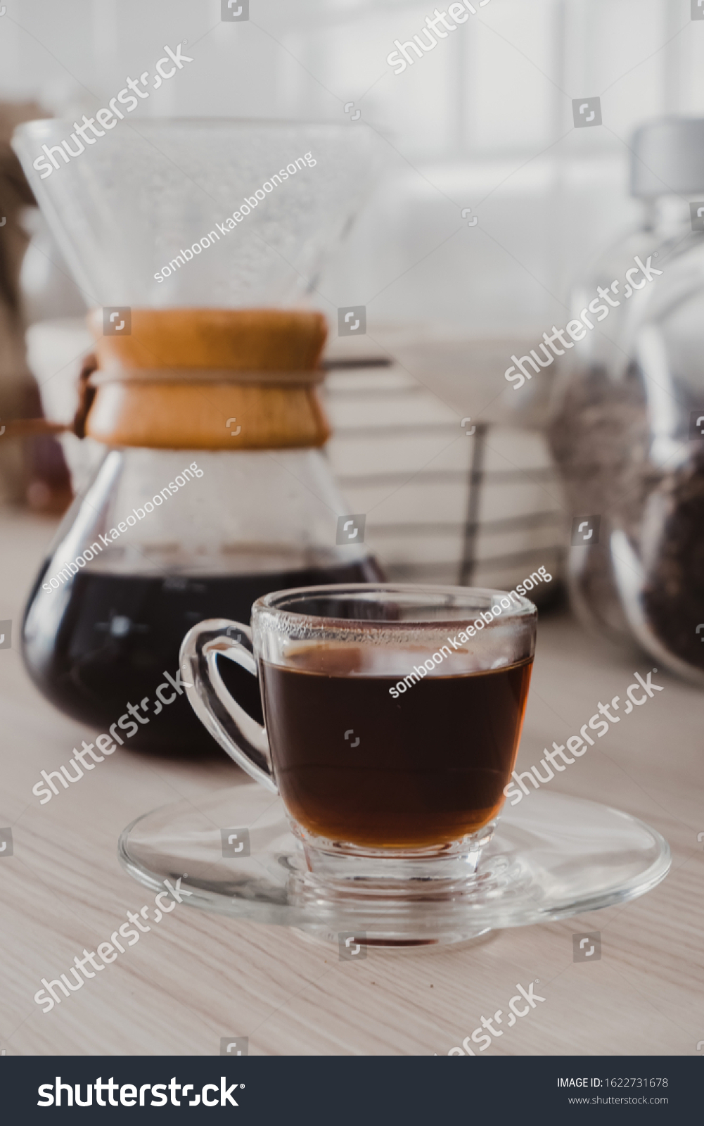 Hot black coffee is ready to drink._站酷海洛_正版图片_视频_字体_音乐素材交易平台_站酷旗下品牌