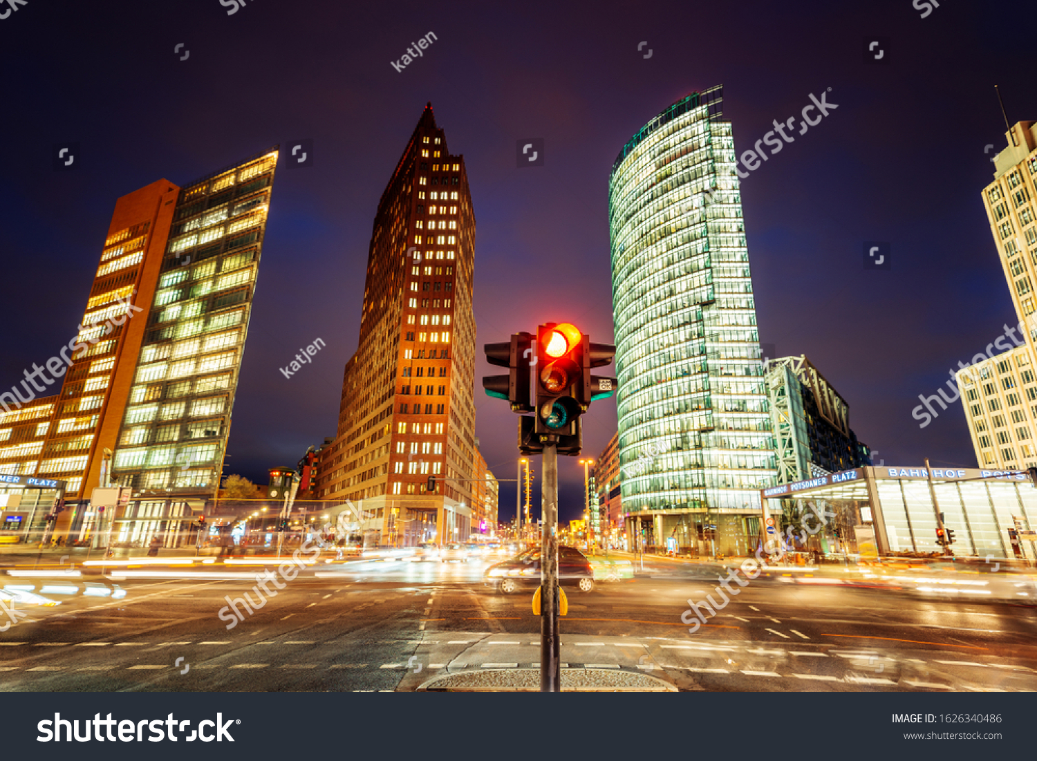 Potsdamer Platz (english: Potsdam Square) is the financial district of ...