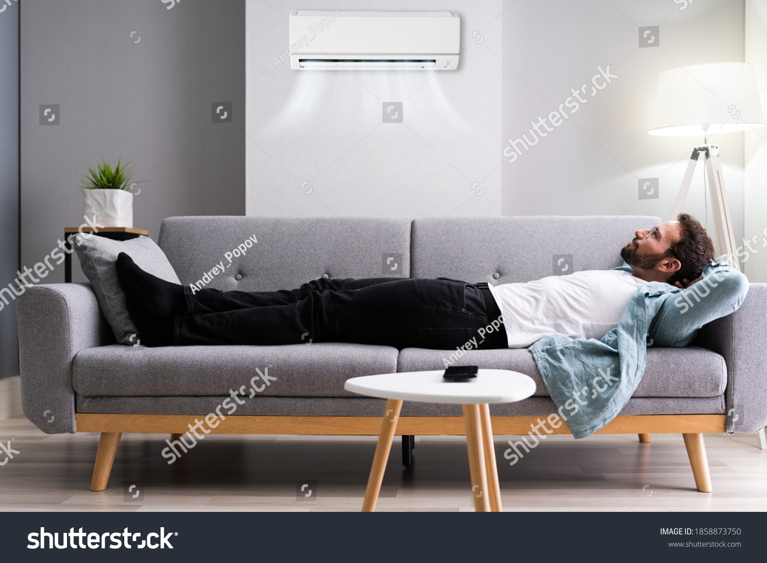 Happy Man Relaxing And Enjoying Cool Air Conditioner Or AC._站酷海洛_正版图片 ...