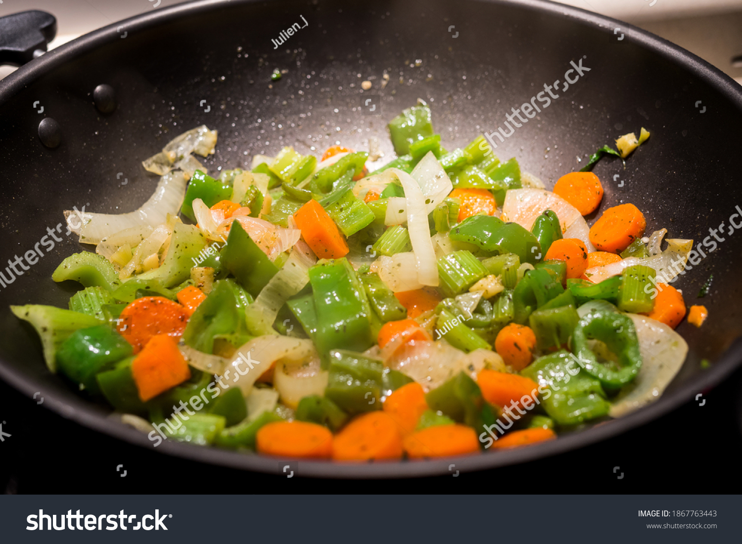 Wok cooking. Professional homemade cuisine gourmet asian recipe._站酷海洛 ...