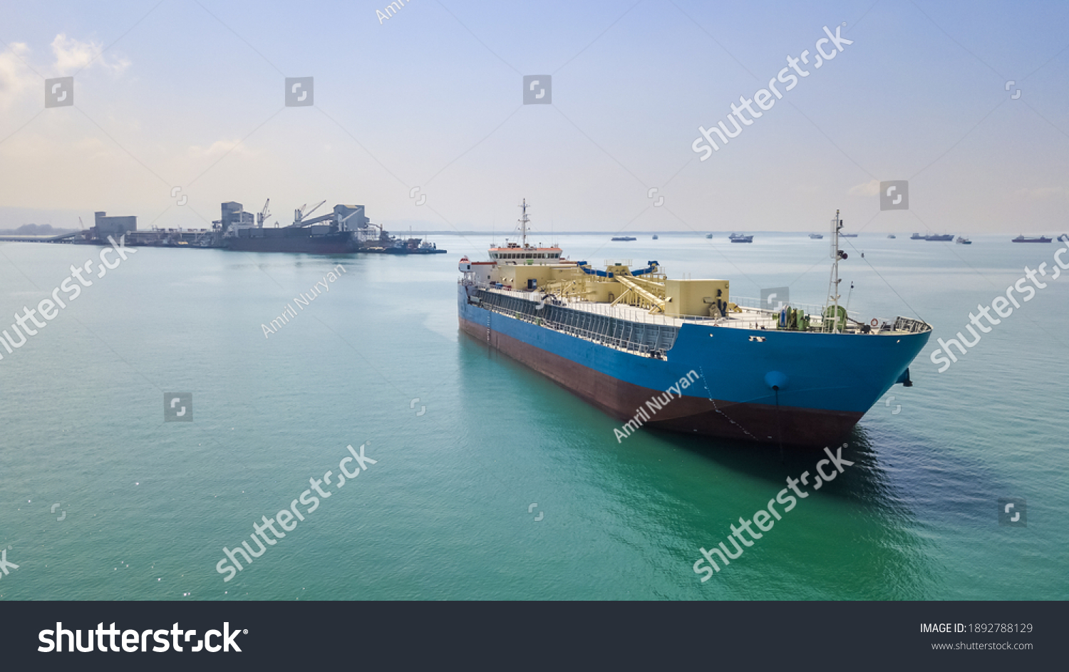 Cement Vessel transporting cement bulk from port to port _站酷海洛_正版图片_视频 ...