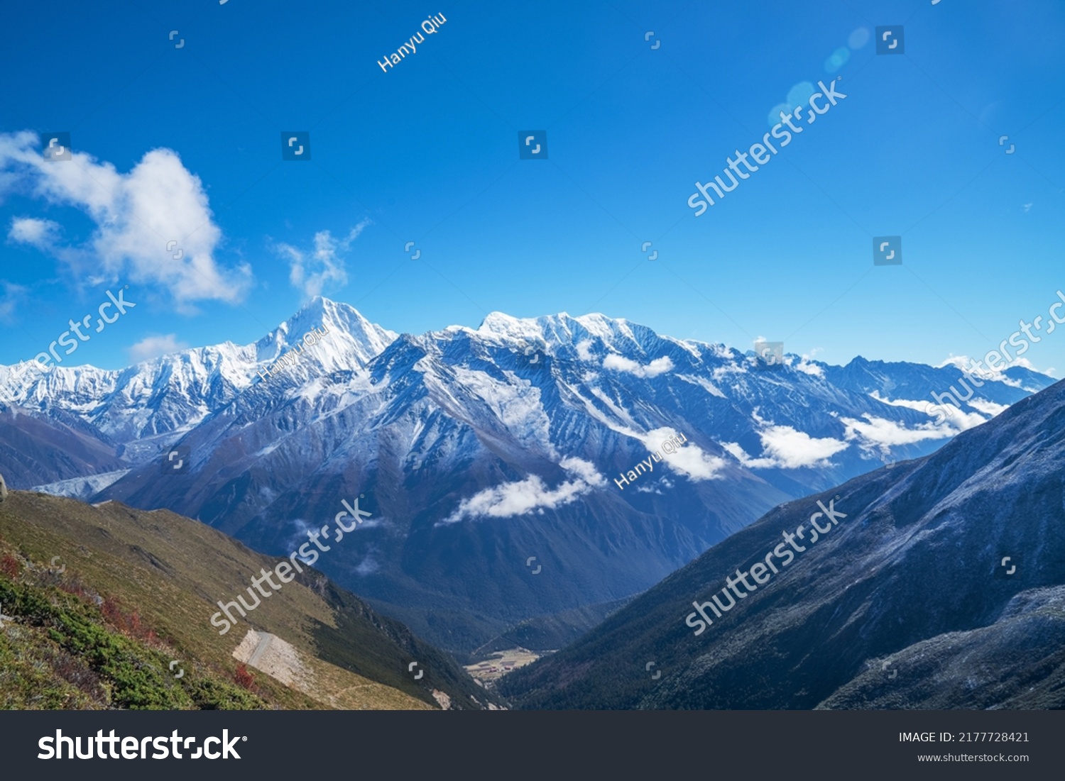 Beautiful scenery of Gongga snow mountain in Western Sichuan Province ...