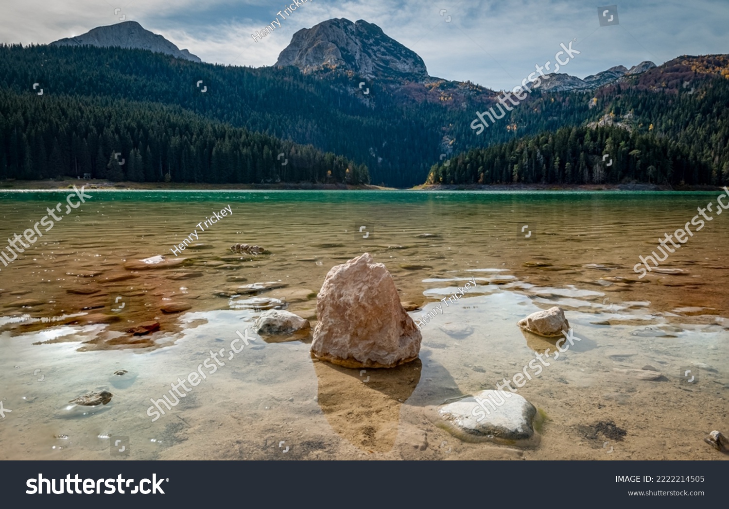Beautiful autumn trees and colours at the Black Lake in Durmitor ...