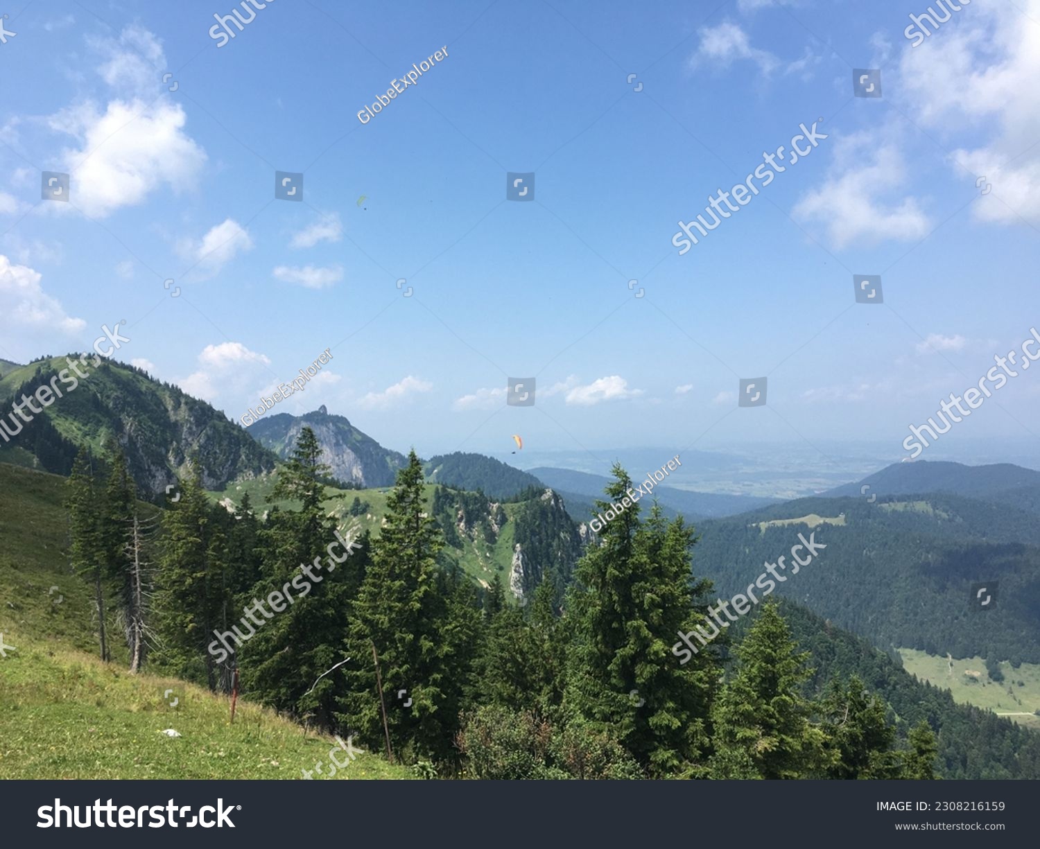 View on a hike with the family in the mountains and nature_站酷海洛_正版图片_视频 ...