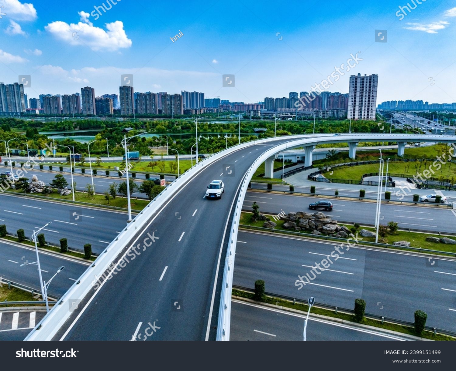 Modern city overpass urban traffic overlook_站酷海洛_正版图片_视频_字体_音乐素材交易平台_站酷旗下品牌