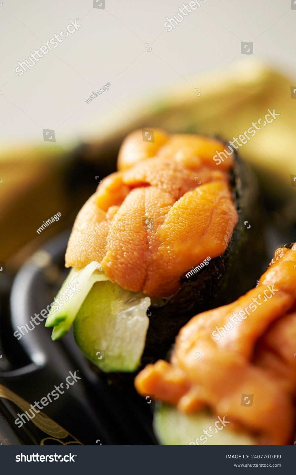 Sea urchin roe sushi on a plate_站酷海洛_正版图片_视频_字体_音乐素材交易平台_站酷旗下品牌