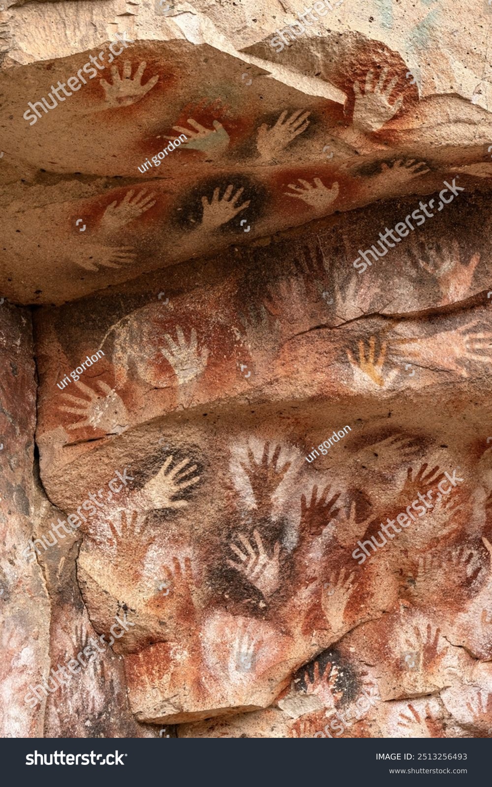 Ancient rock art at Cueva de Las Manos ( Cave of the Hands ) in Santa ...