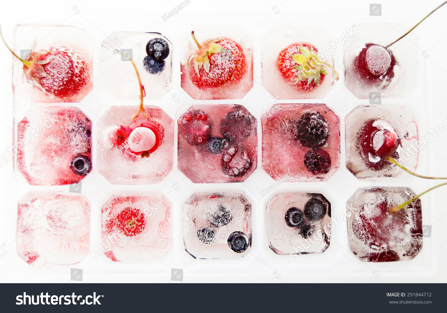 frozen berries_站酷海洛_正版图片_视频_字体_音乐素材交易平台_站酷旗下品牌