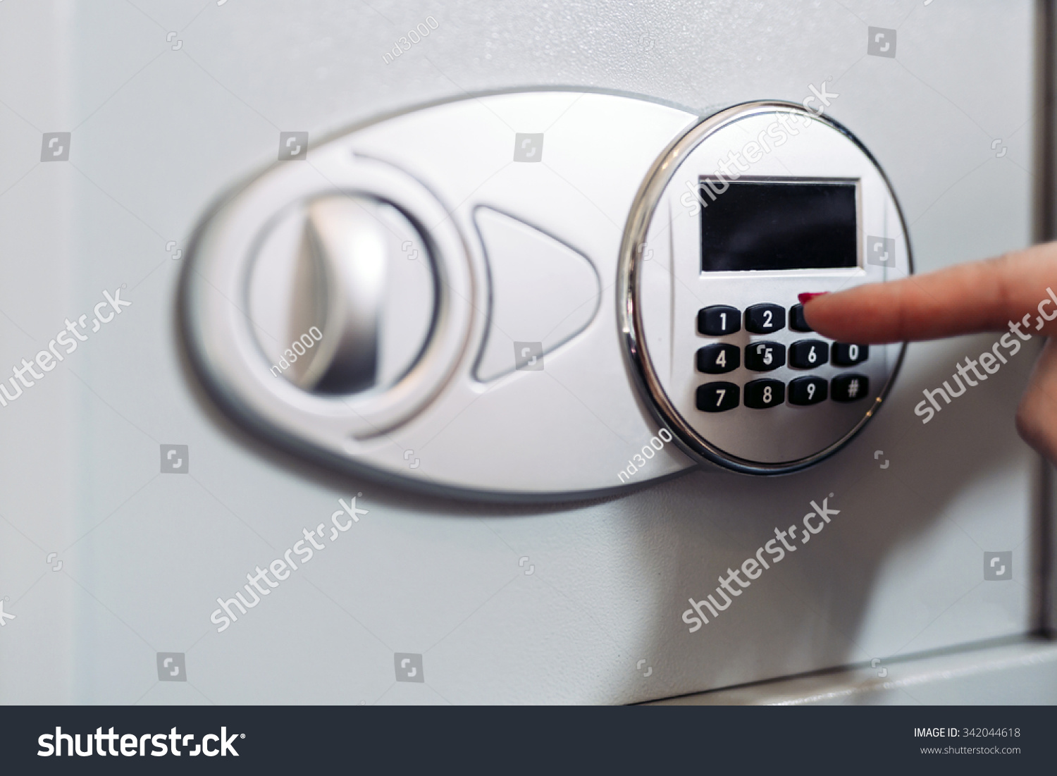 Opening of a safe by typing in security code_站酷海洛_正版图片_视频_字体_音乐素材交易平台_站 ...