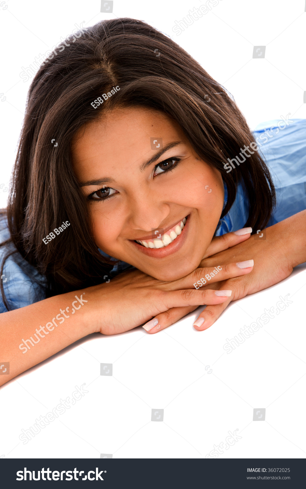 Beautiful smiley woman leaning on a table isolated_站酷海洛_正版图片_视频_字体_音乐素材 ...