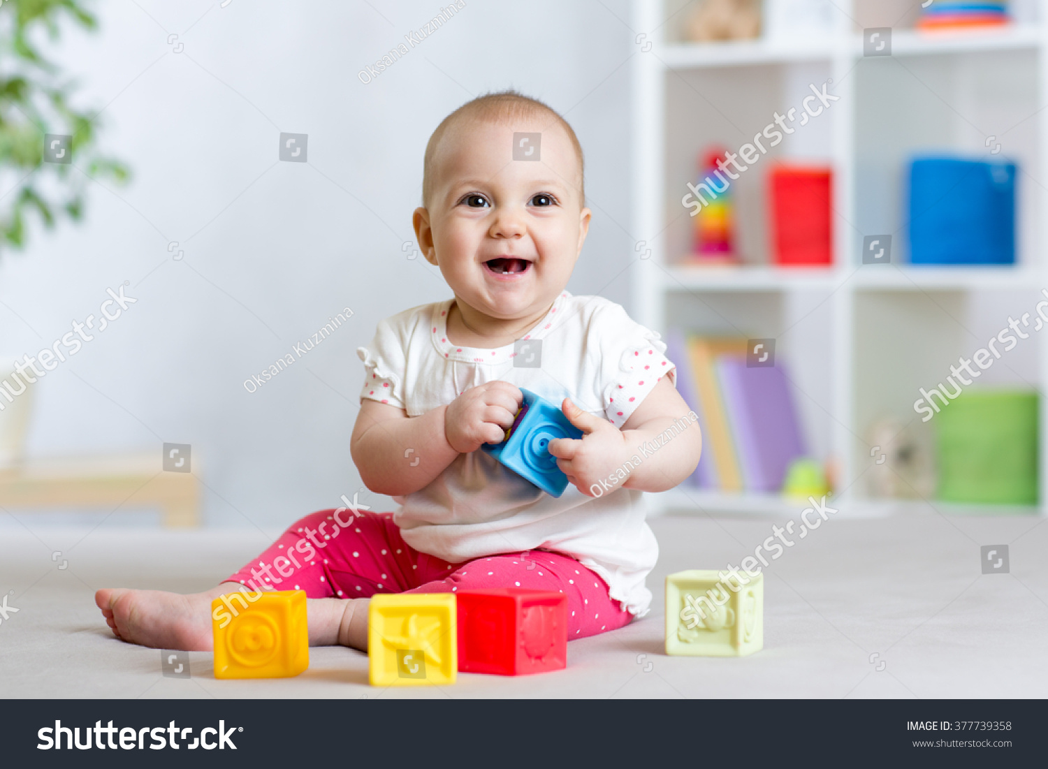 baby toddler playing color toys at home or nursery_站酷海洛_正版图片_视频_字体_音乐素材 ...