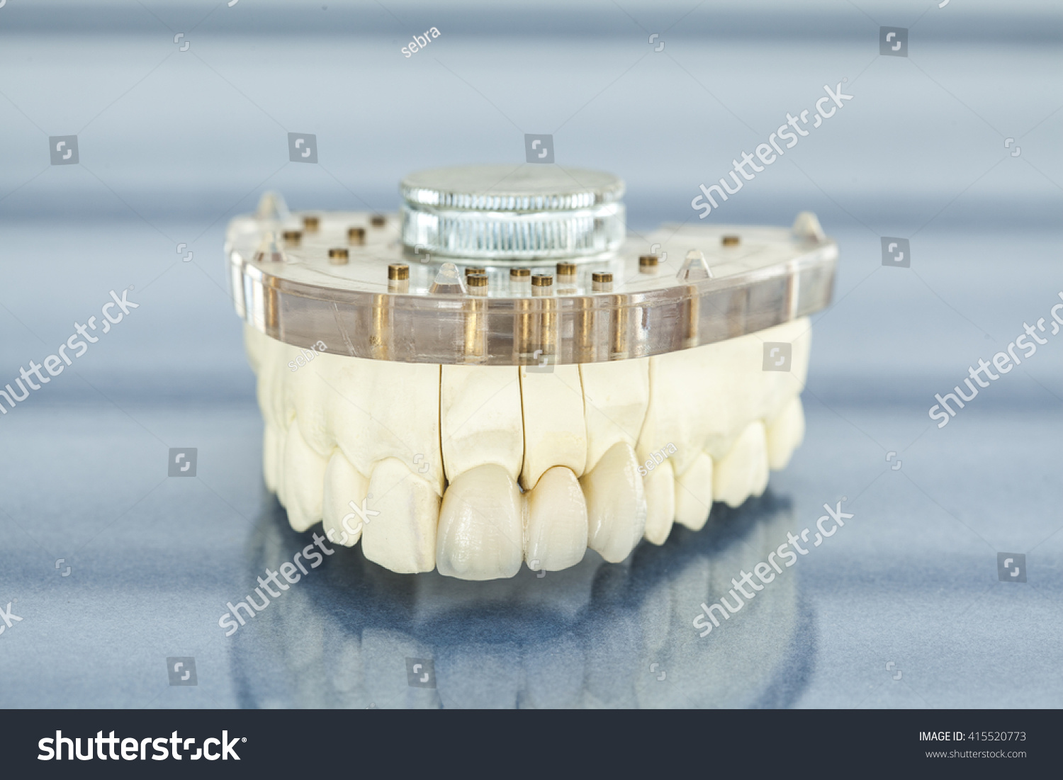 Ceramic bridge on plaster model_站酷海洛_正版图片_视频_字体_音乐素材交易平台_站酷旗下品牌