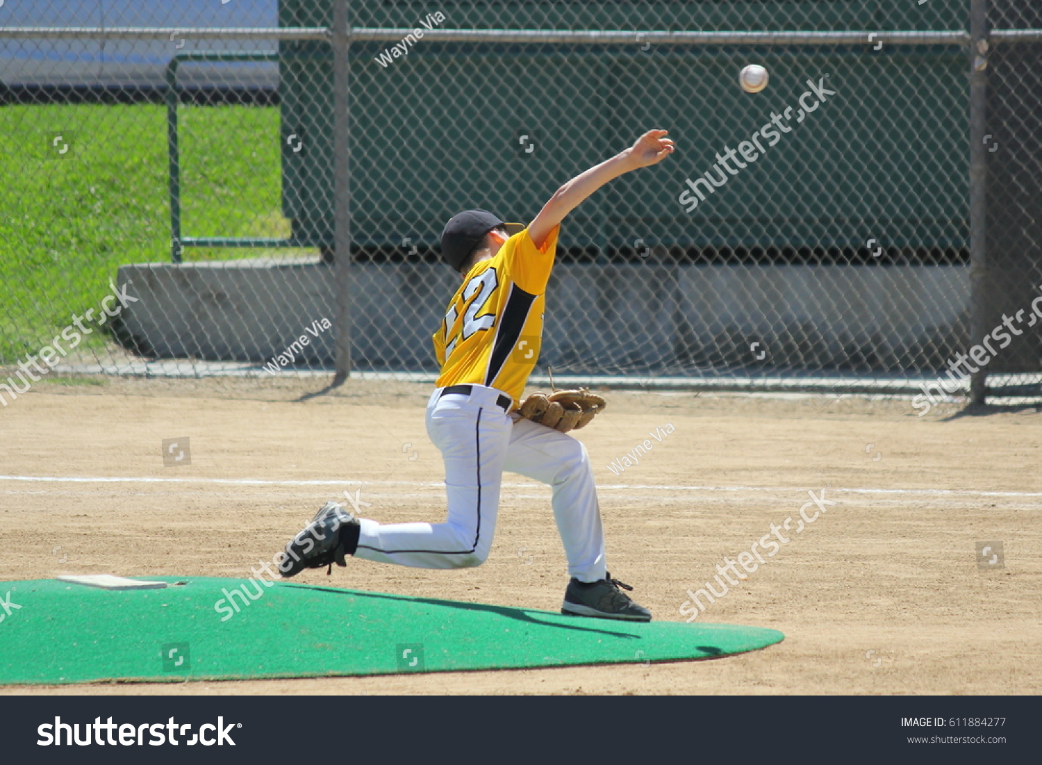 Pitching a Strike in Youth Baseball_站酷海洛_正版图片_视频_字体_音乐素材交易平台_站酷旗下品牌