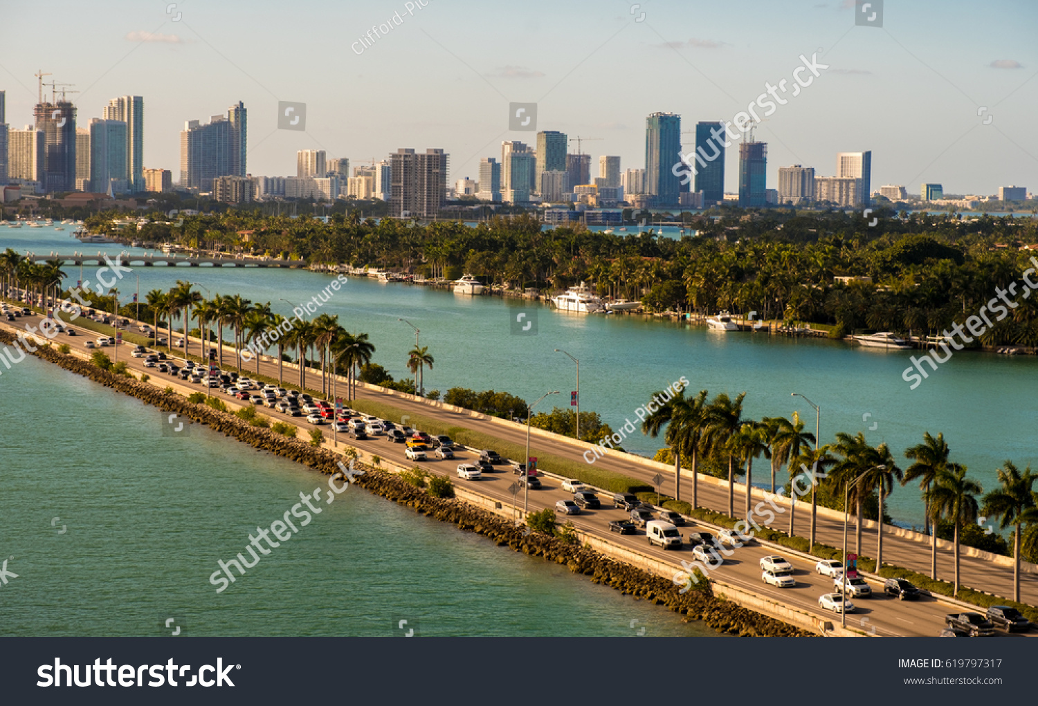 Miami Drive_站酷海洛_正版图片_视频_字体_音乐素材交易平台_站酷旗下品牌