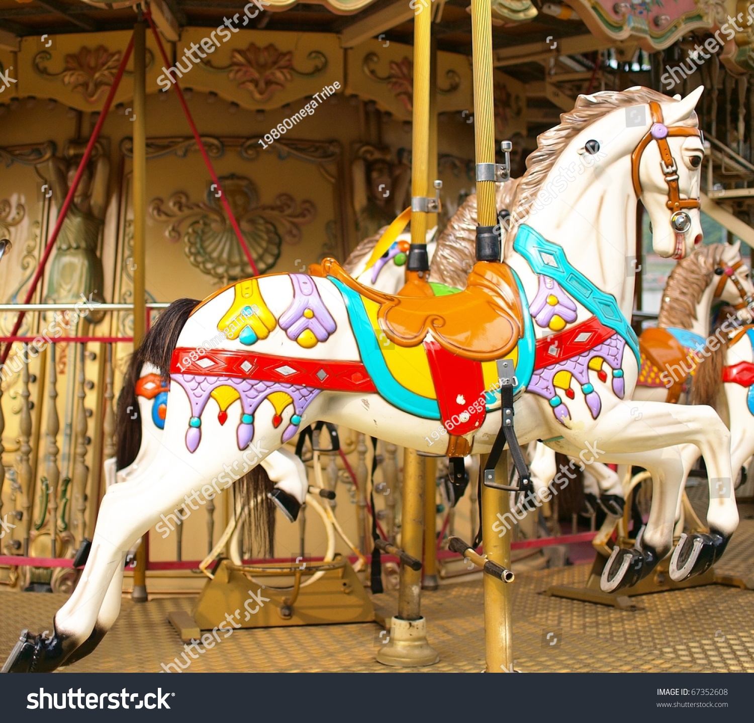 merry-go-round_站酷海洛_正版图片_视频_字体_音乐素材交易平台_站酷旗下品牌