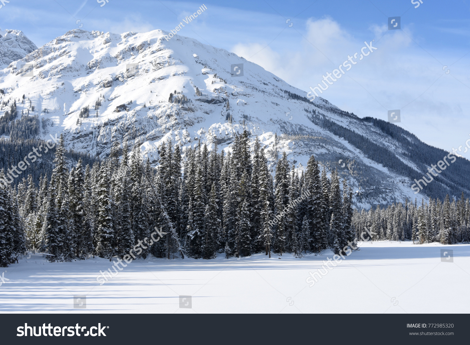 Frozen lake in the Canadian Rockies (Kananaskis Alberta)_站酷海洛_正版图片_视频 ...