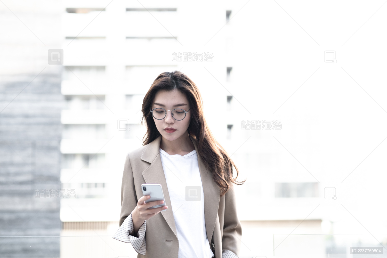 一位现代的商务人士_站酷海洛_正版图片_视频_字体_音乐素材交易平台_站酷旗下品牌