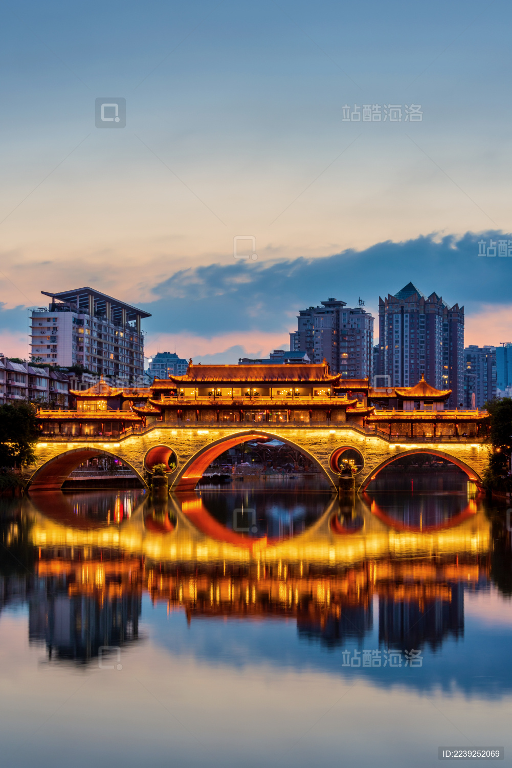 中国四川成都安顺廊桥夜景风光 站酷海洛 正版图片 视频 字体 音乐素材交易平台 站酷旗下品牌